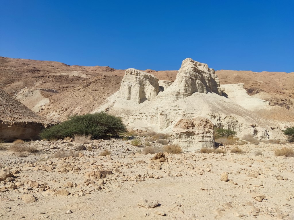 טיול מדברי ברוח הרפתקנית: נחל זהר – יזרח – רום - רשות הטבע והגנים